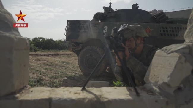 解放军双人战斗小组演练巷战攻坚-军事图库-世界论坛网（电脑版）